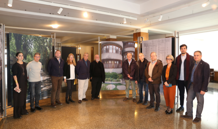 La exposición itinerante de los Premios COAM 2022. 50 Aniversario llega ...