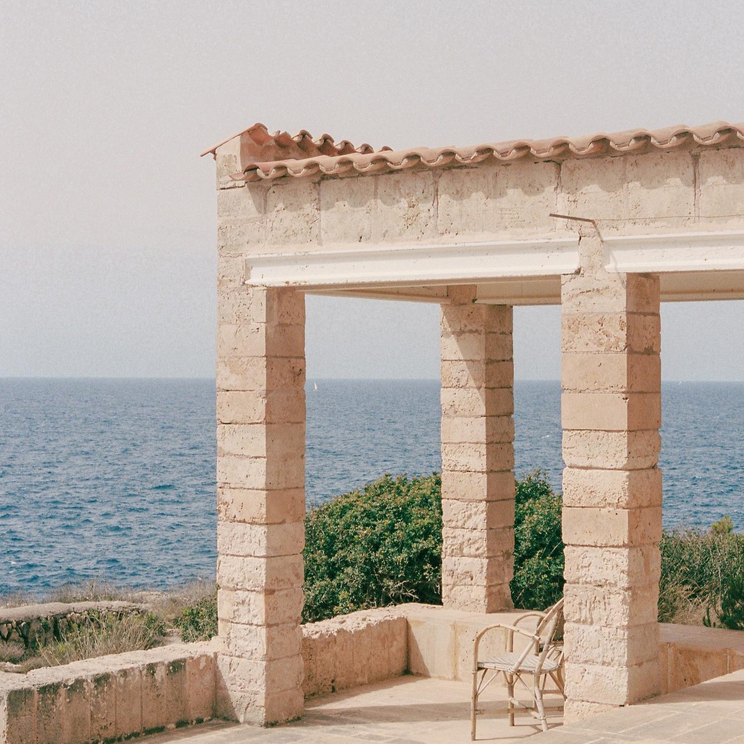 Jørn Utzon's Can Lis by photographer Alex Dormon - COAM